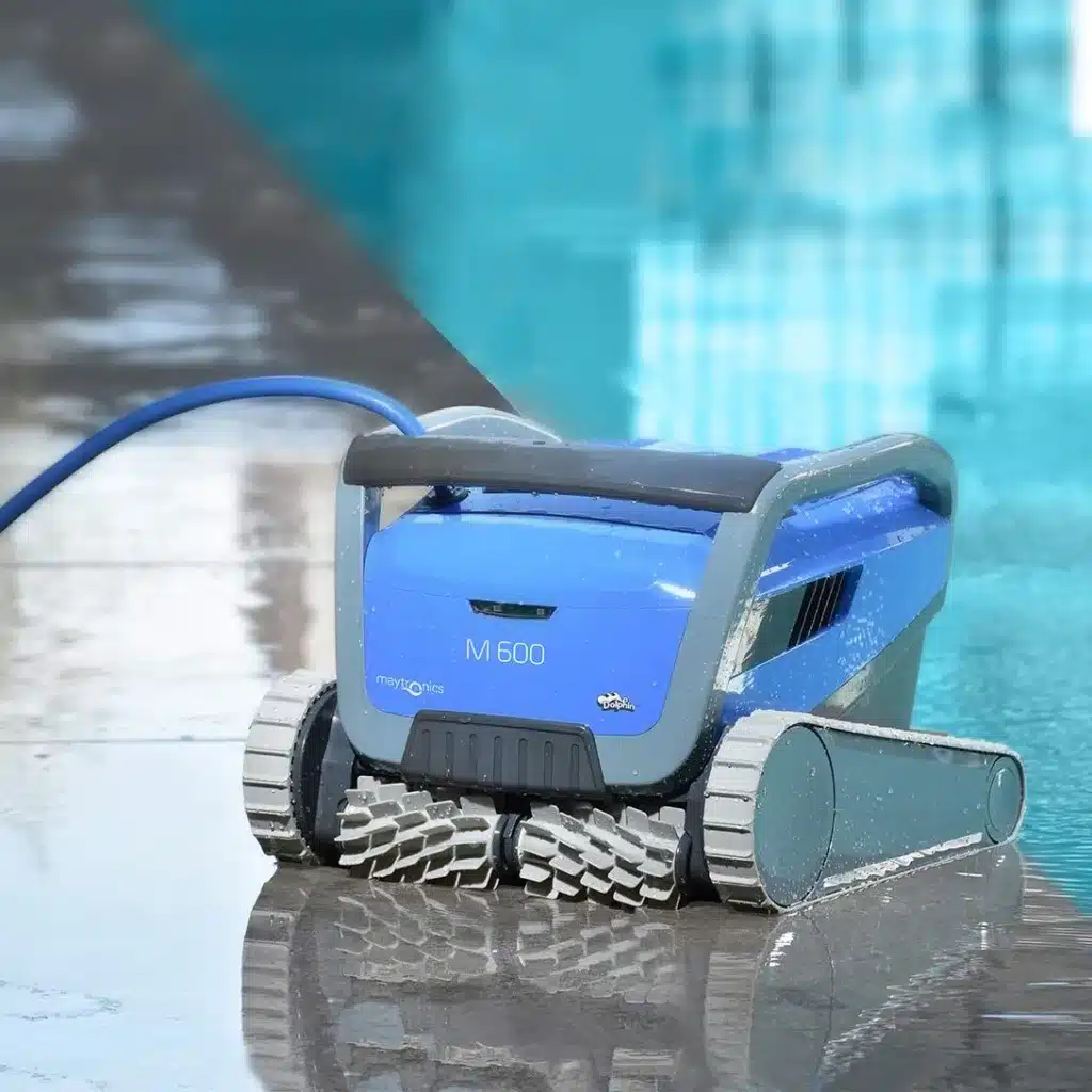 Dolphin M600 Pool Cleaner - Hidromar
